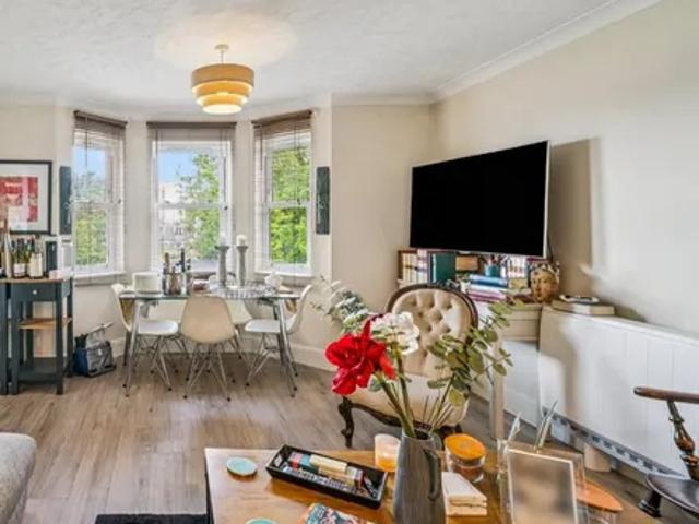 110, 112, 114, 116, 118, 120, 122, 124, 126 East Hill, London, SW18 2HF, United Kingdom | 2 bed house for rent #168080869 | Rentberry