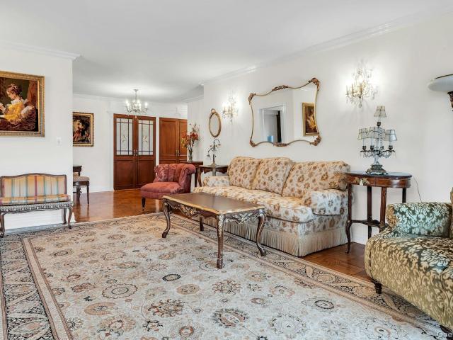 110 11 Queens Boulevard 6C