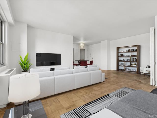 110 11 Queens Boulevard 8D