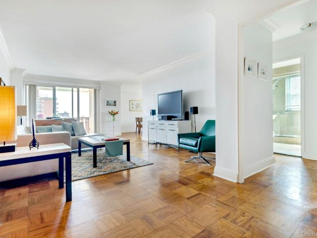 110 11 Queens Boulevard 8K