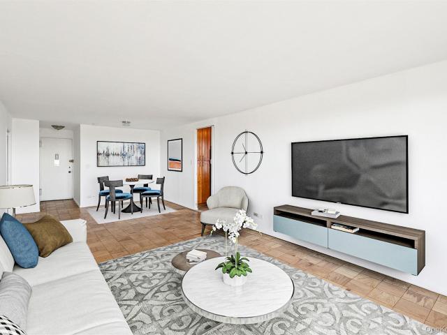 110 11 Queens Boulevard 22E