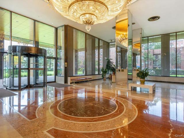 110 11 Queens Boulevard, Unit 3C | Compass