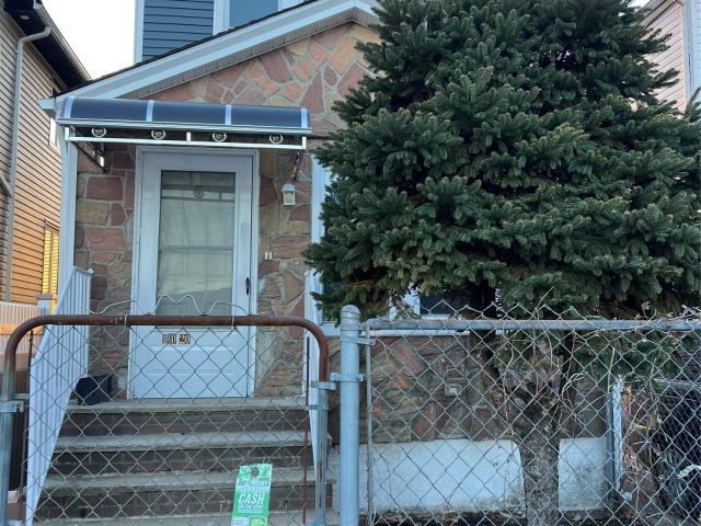 110 20 Union Hall Street | Compass