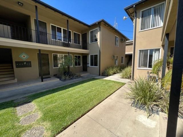 110 2 Bedroom Apartment for Rent at 6243 Vineland Ave, Los Angeles, CA 91606 Mid Town North Hollywood