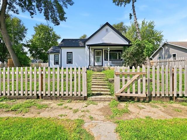 110 2nd Ave, Underwood, IA 51576