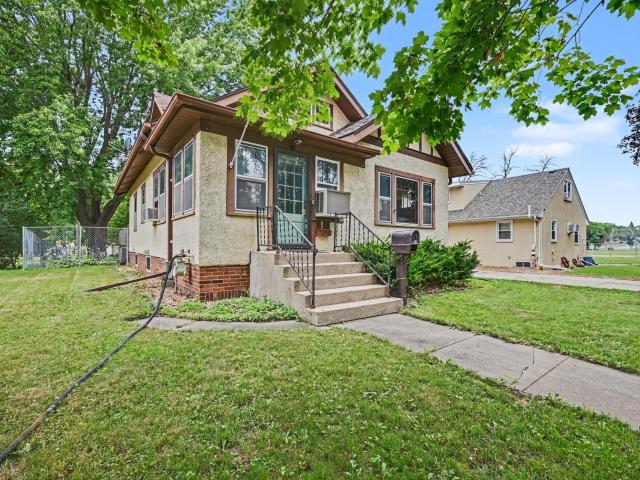110 4th Street SE