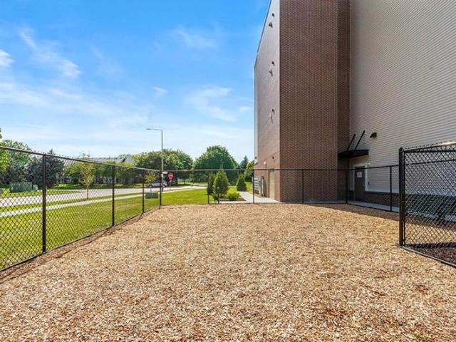 110 5th St, Oswego, IL 60543