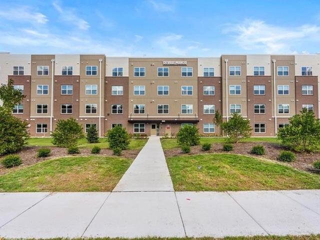 110 5th St, Oswego, IL 60543