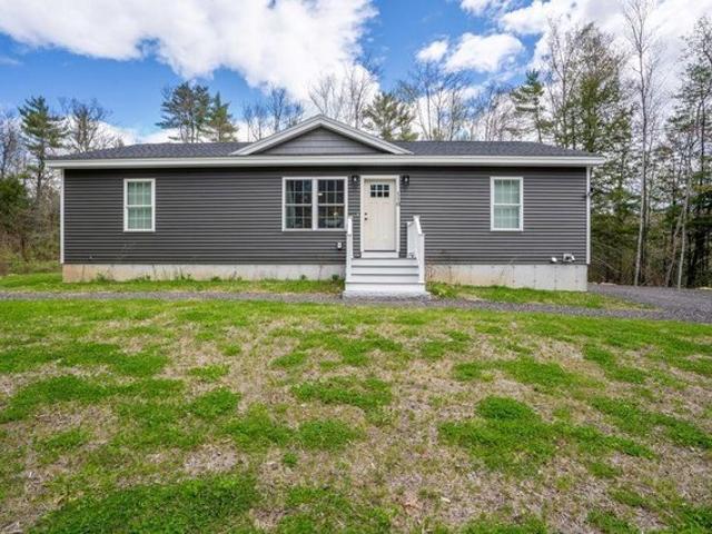 110 Coffin Hill Rd, Limerick, ME 04048