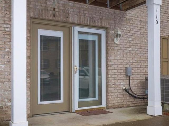 110 Colonial Dr, New Albany, IN 47150
