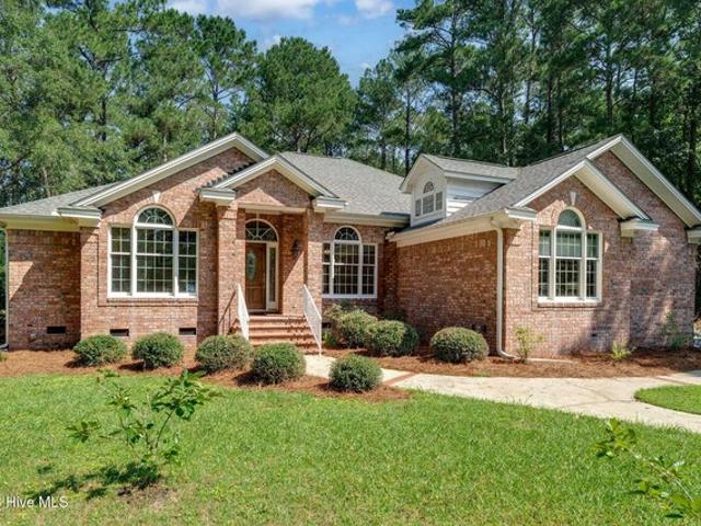 110 Camellia Ct, Wallace, NC 28466