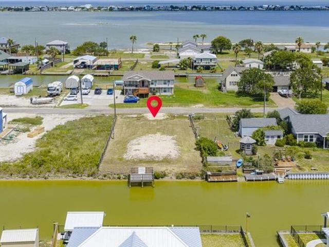 110 Canvasback Ln, Rockport, TX 78382