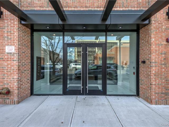 110 Chatsworth Avenue 301