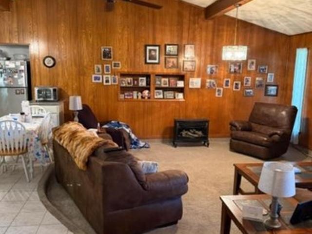 110 Circle Dr, Point, TX 75472