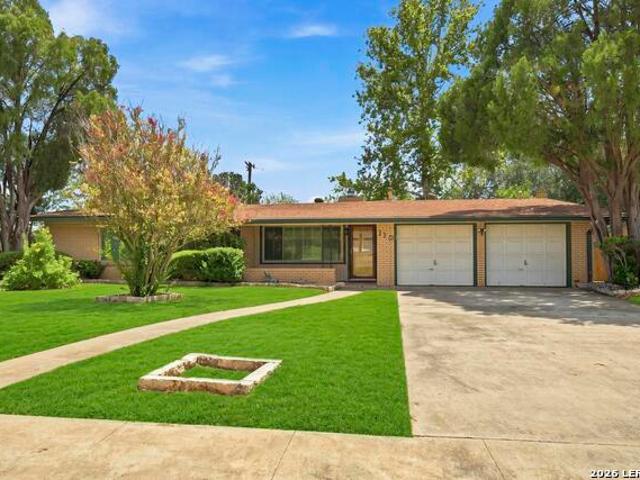 110 Clubhill Dr
