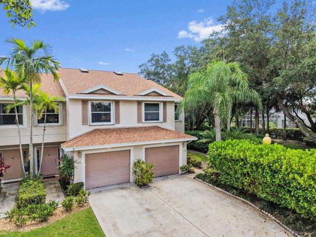 110 Crosswinds Dr, Greenacres, FL 33413