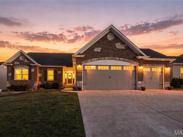 110 Cypress Meadows Dr, Wentzville, MO 63385