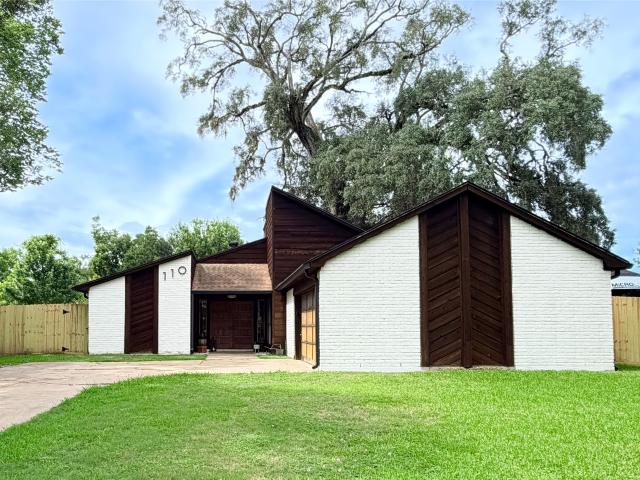 110 Anchusa Street