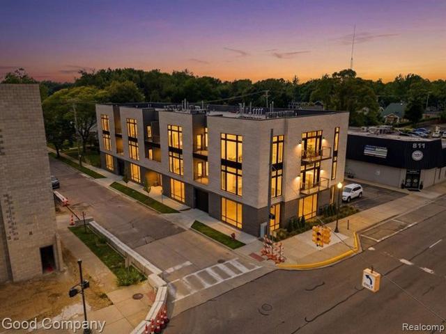110 Austin Ave Apt 204, Royal Oak, MI 48067