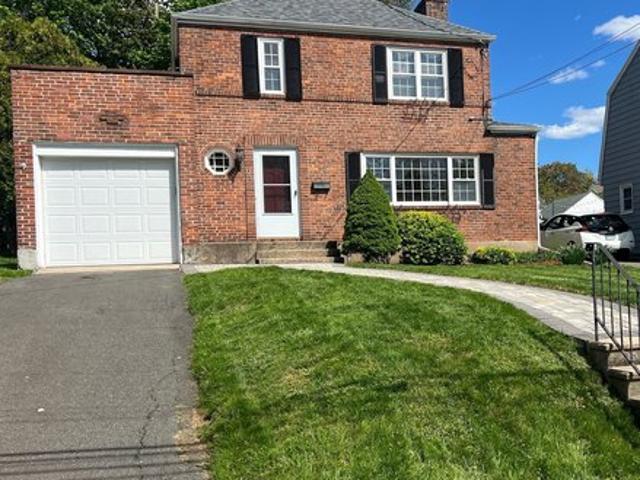 110 Ballard Dr, West Hartford, CT 06119