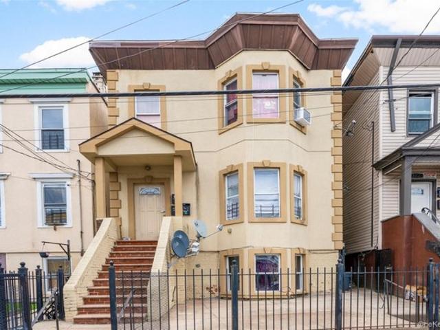110 Beech St, Yonkers, NY 10701