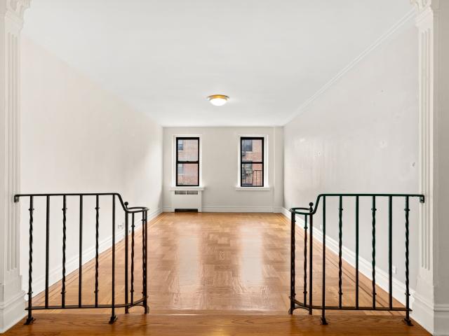 110 Bennett Ave, 2 beds, 2 full baths