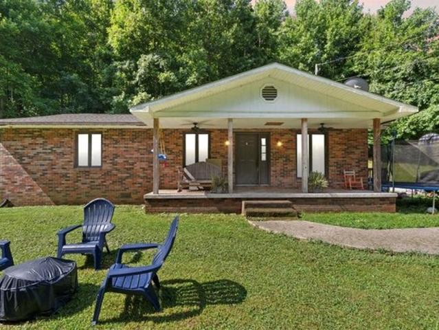 110 Benton Rd, Hallie, KY 41821