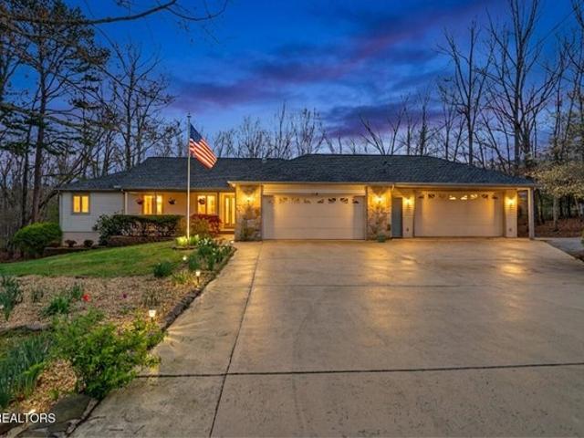 110 Bradford Ln, Crossville, TN 38558