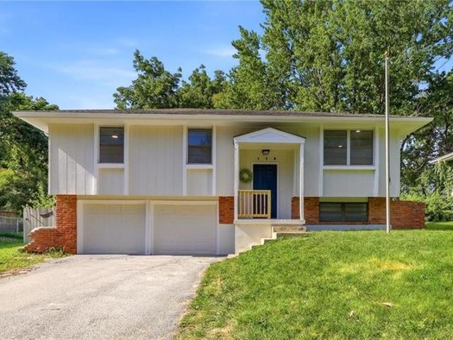 110 Brentwood Dr, Belton, MO 64012