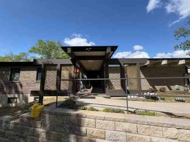 110 Broadview Place