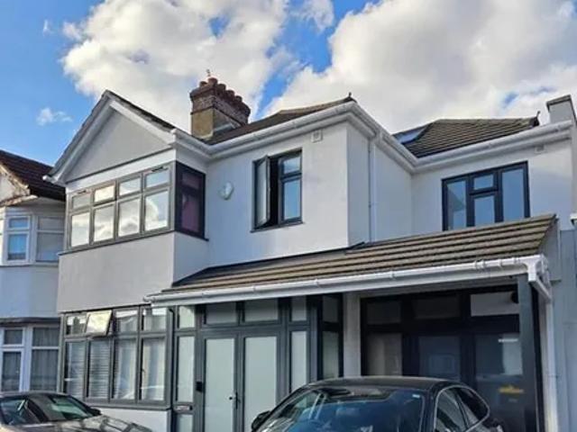 110 Burnley Road, London, NW10 1EH, United Kingdom | 4 bed duplex for rent #167526598 | Rentberry