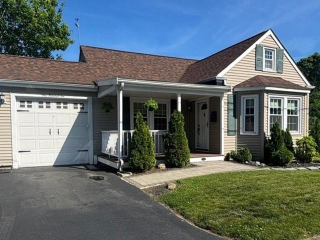 110 Grant Ave, Somerset, MA 02726