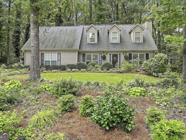 110 Greenbriar Trl, Lagrange, GA 30241