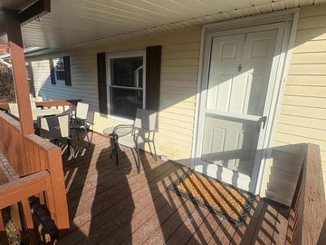 110 Greenbriar Dr N, Bath, PA 18014