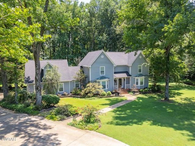 110 Greenbriar Ln, Jackson, TN 38305