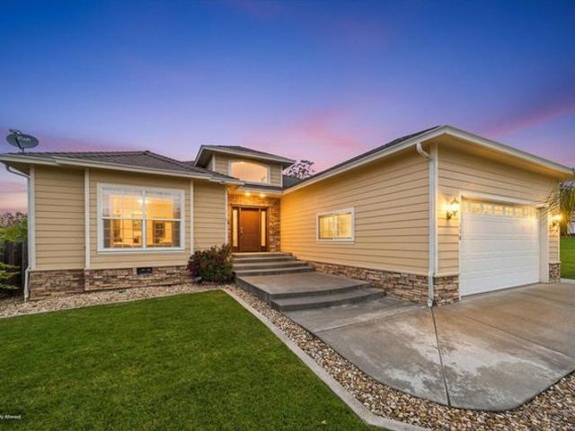 110 Gulliksen Dr, Fortuna, CA 95540