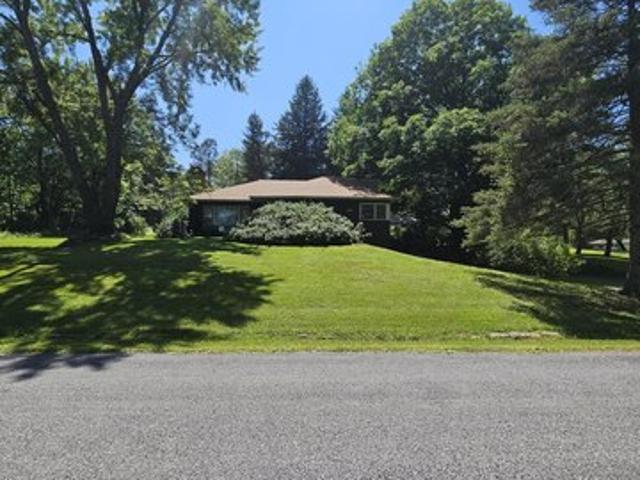 110 Gypsy Rd, Saint Marys, PA 15857