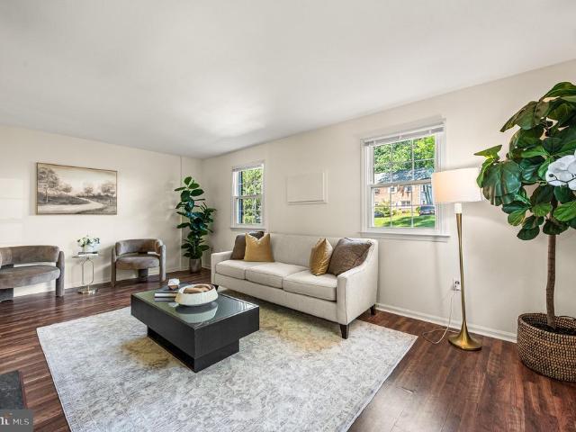 110 Denbigh Terrace # 10