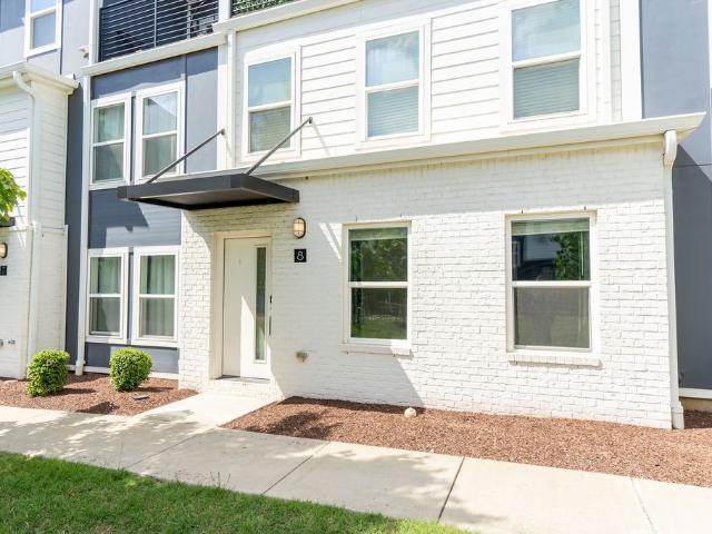 110 Duke St # 8