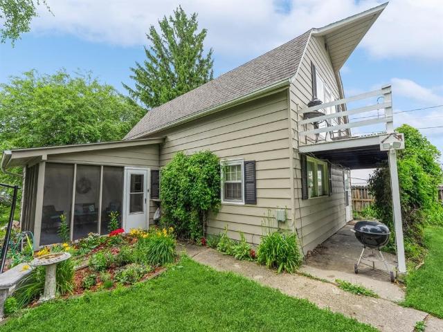 110 E 20th Street N