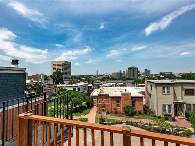 110 E 30th St, Kansas City, MO 64108