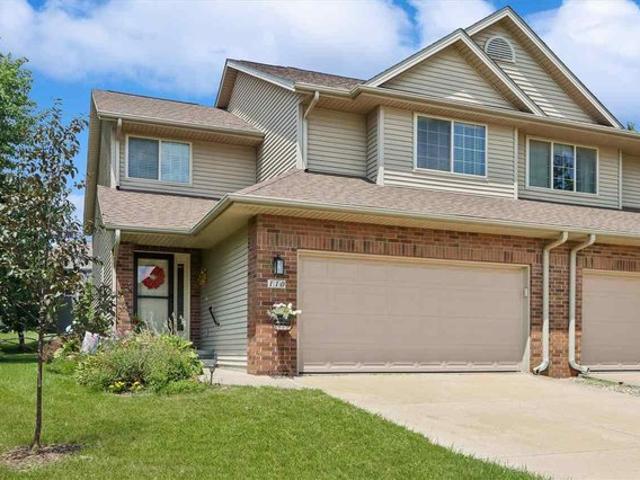 110 E Weston Dr, North Liberty, IA 52317
