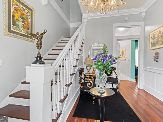 110 E Artesian Avenue