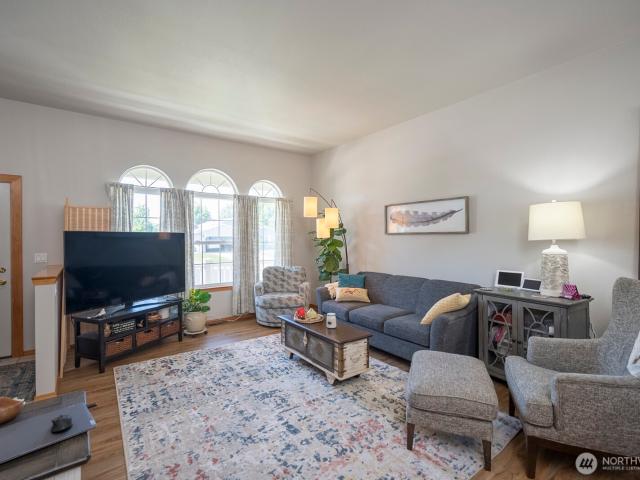 110 E Belair