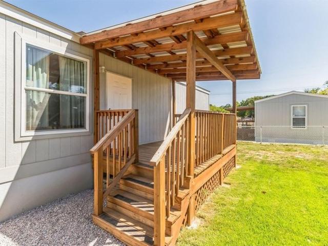 110 E Castleshoals Dr, Granite Shoals, TX 78654