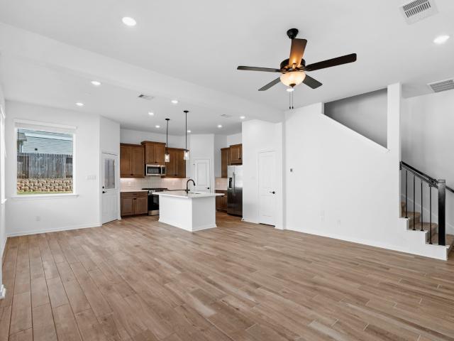 110 E Coralburst Loop, Montgomery, TX 77316 | MLS #63088 | Compass
