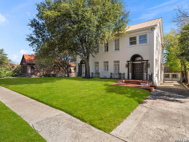 110 E Mulberry