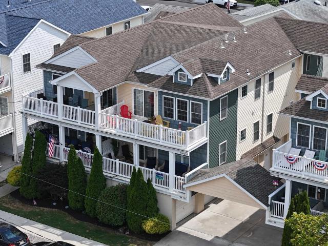 110 E Poplar Avenue