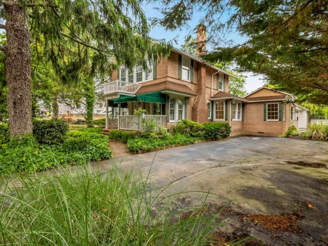 110 E Seaview Ave