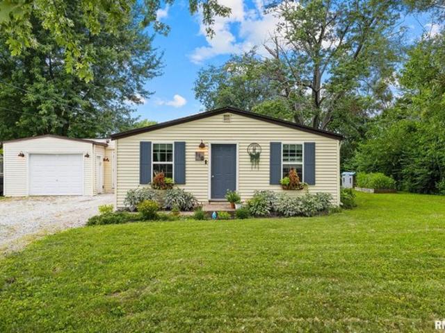 110 Ernest St, Washington, IL 61571
